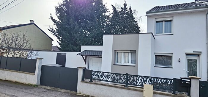 Maison à vendre - Fameck - 5 pièces - 2 chambres