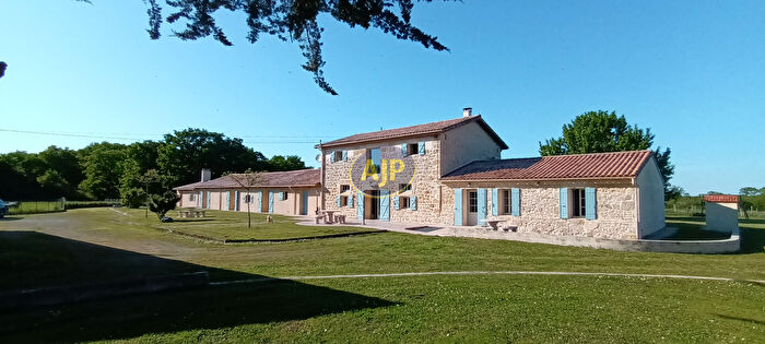 Maison 13 pièces à Saint-Vivien-de-Médoc, à vendre