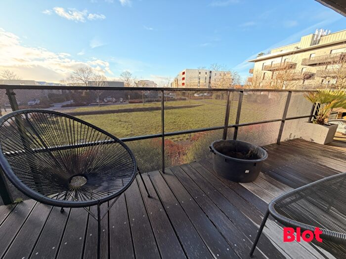 Appartement à vendre - Vezin-le-Coquet - 4 pièces - 3 chambres