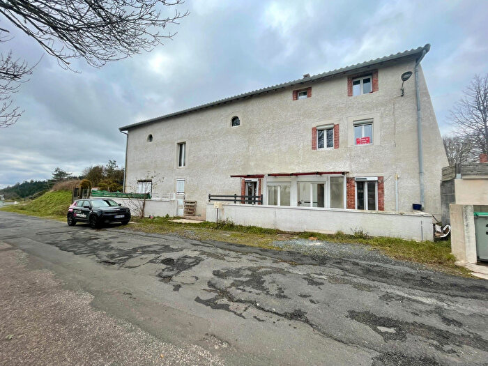Maison à vendre - Fix-Saint-Geneys - 4 pièces - 3 chambres