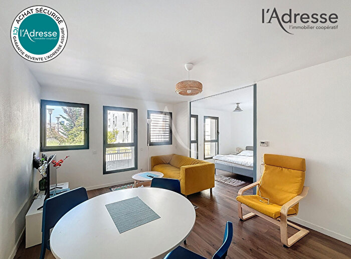 Appartement à vendre - Suresnes, Centre-ville - 3 pièces - 2 chambres