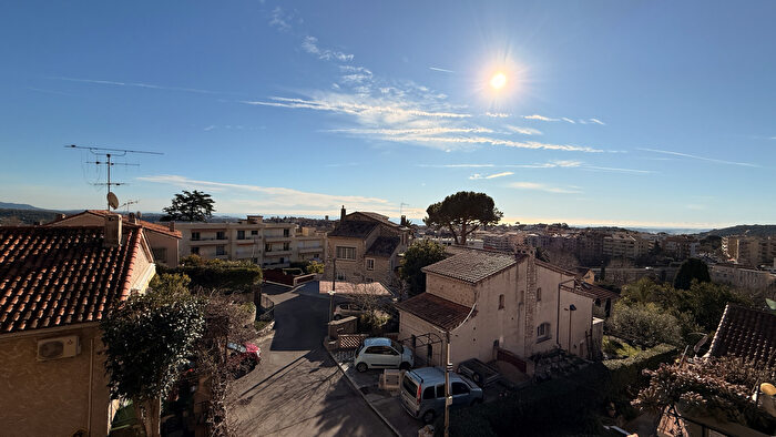 Appartement à vendre - Vence - 3 pièces - 2 chambres