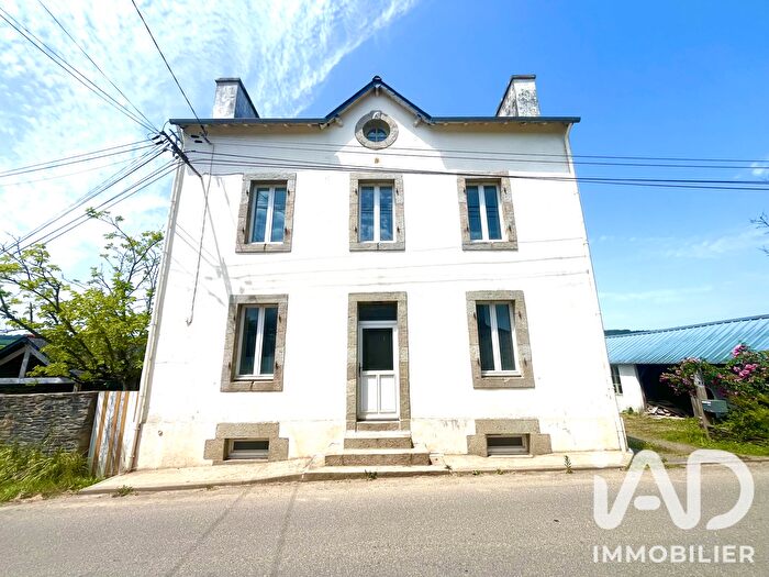 Maison 10 pièces à Lopérec, à vendre