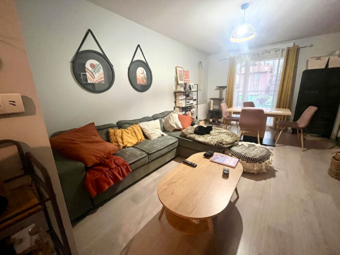 Appartement à louer - Clermont-Ferrand, Vallières, Sallins, Poncillon - 3 pièces - 2 chambres