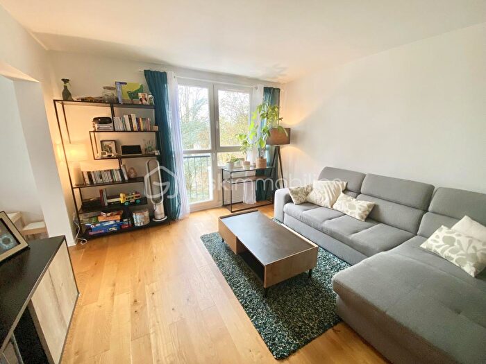 Appartement à vendre - Crosne - 3 pièces - 2 chambres