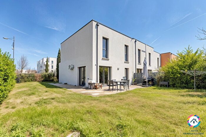 Maison à vendre - Saint-Priest, Revaison - 4 pièces - 3 chambres