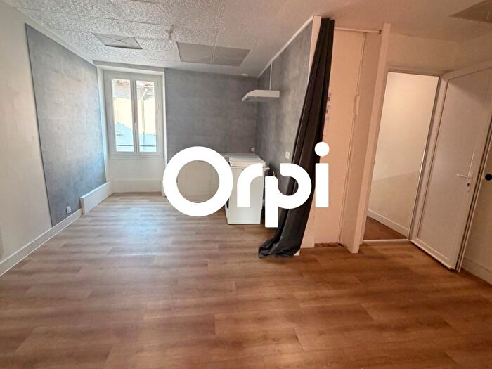 Mauzé-sur-le-Mignon : Appartement 3 pièces à louer