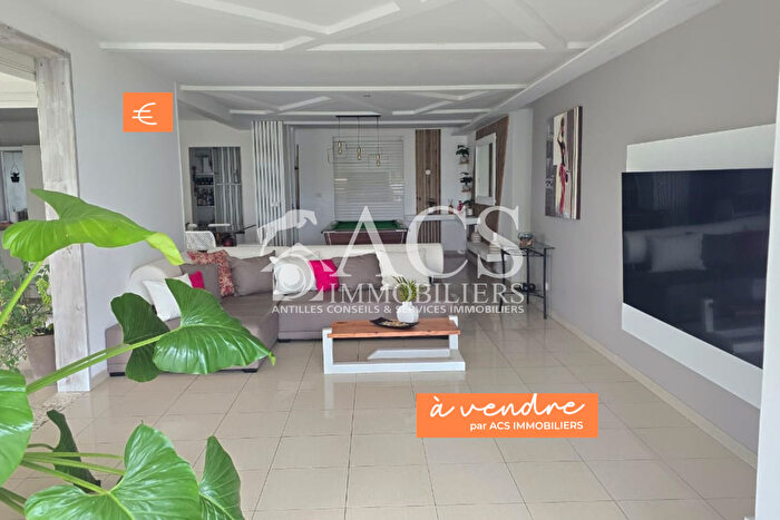 Maison à vendre - Le Marin - 8 pièces - 6 chambres