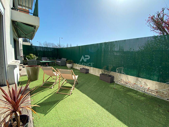 Appartement à louer - Vaucresson - 4 pièces - 3 chambres