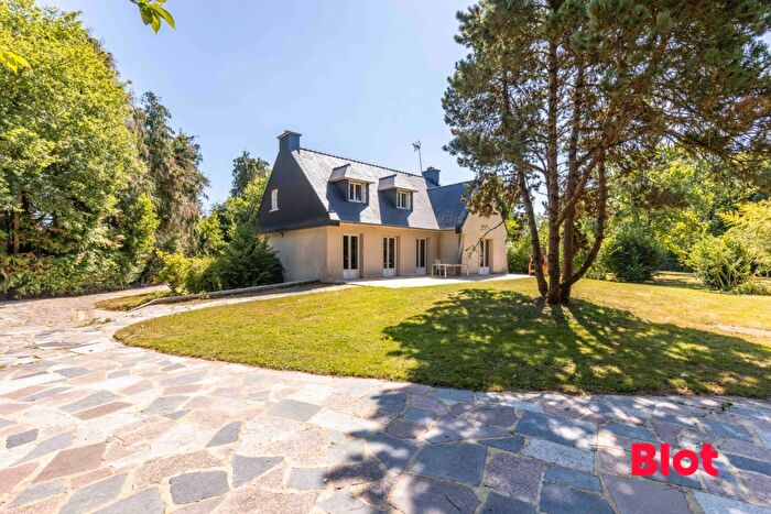 Maison à vendre - Saint-Gilles - 8 pièces - 5 chambres