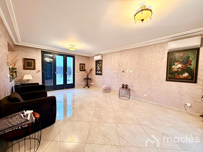 Maison à vendre - Montmagny, Centre-ville, Carrières - 6 pièces - 5 chambres