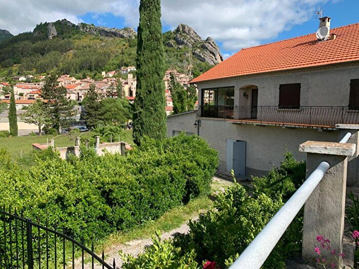 Maison 4 pièces à louer à Serres