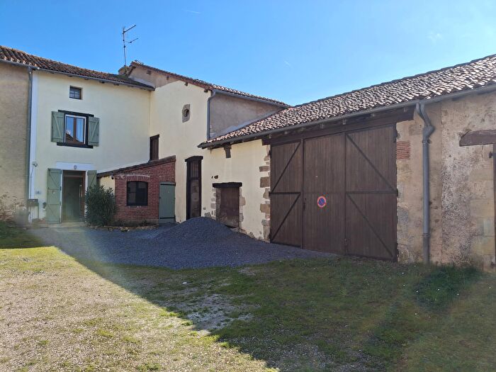 Maison à vendre - Le Vigeant - 4 pièces - 2 chambres