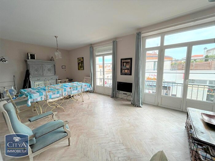 Appartement à vendre - Royan, Centre-ville - 3 pièces - 2 chambres