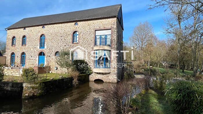 Maison à vendre - Montsûrs - 8 pièces - 5 chambres