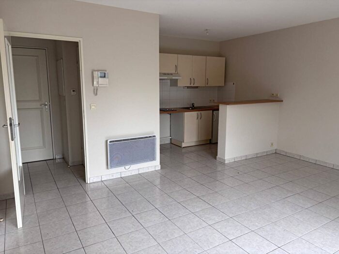 Appartement à louer - Pazayac - 2 pièces - 1 chambre