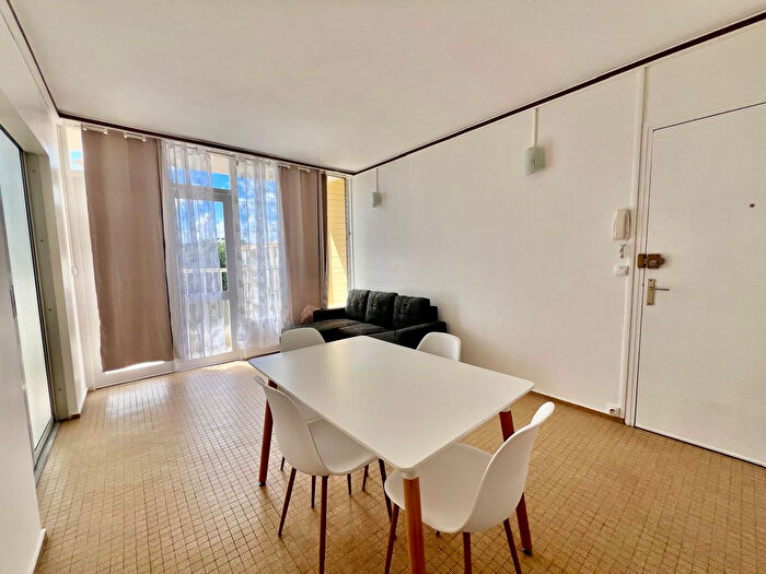 Appartement 5 pièces à louer à Les Abymes