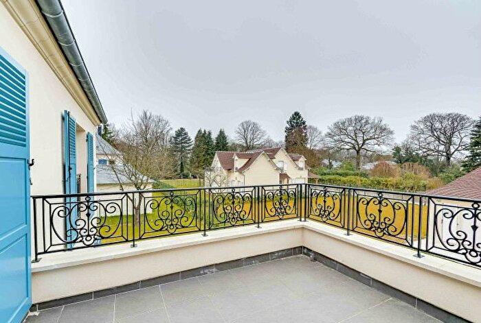 Maison à louer - La Celle-Saint-Cloud - 7 pièces - 5 chambres