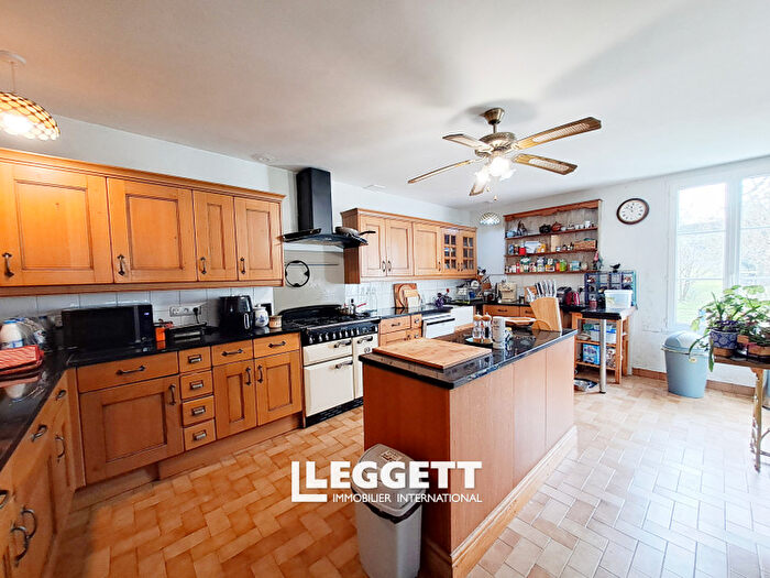 Maison à vendre - Paizay-Naudouin-Embourie - 8 pièces - 4 chambres