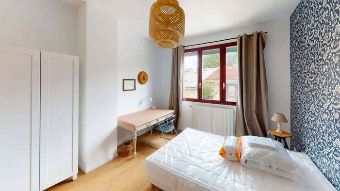 Cité Pierre et Marie Curie, Ivry-sur-Seine - Appartement 1 pièce à louer