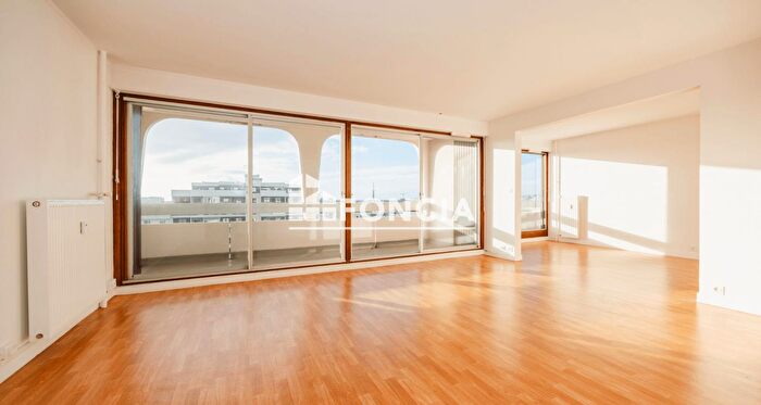 Appartement à vendre - Quartiers Centre, Colombier - 6 pièces - 4 chambres