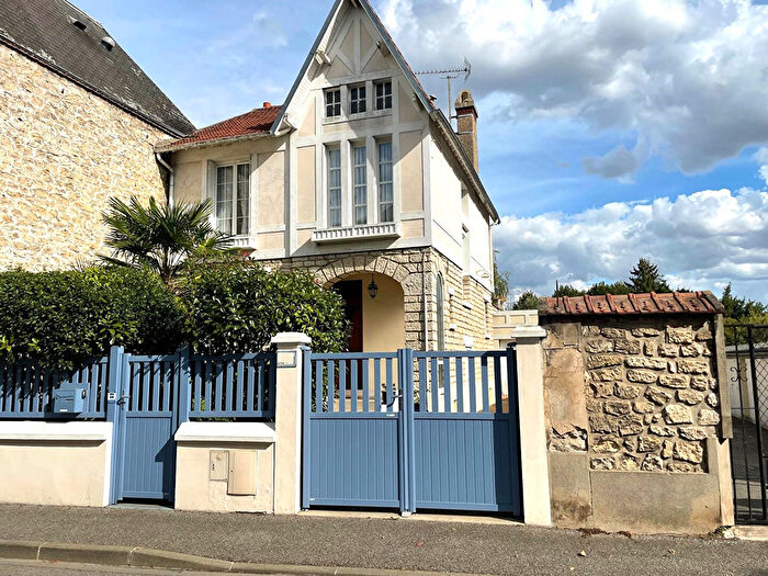 Maison à vendre - Mantes-la-Jolie, Centre-ville - 5 pièces - 3 chambres