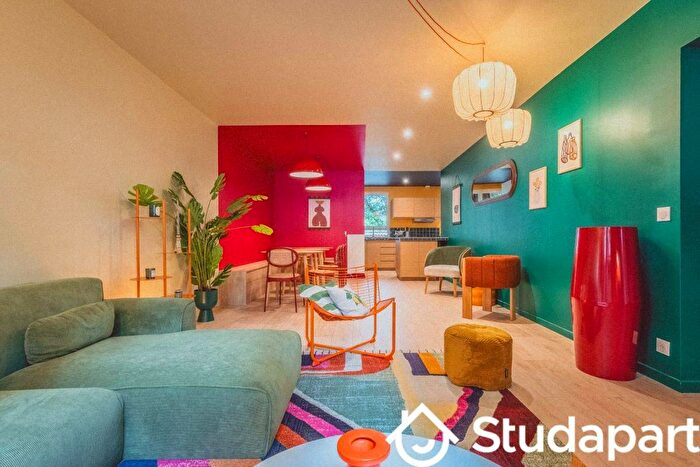 Appartement à louer - Noyer Doré-Pajeaud-Fontaine Michalon, Antony - 1 pièce - 8 chambres