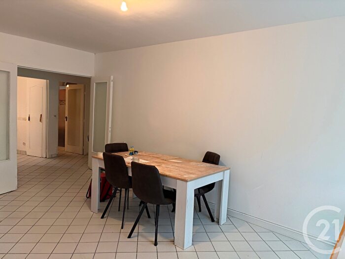 Appartement à louer - Annonay, Centre-ville - 4 pièces - 3 chambres