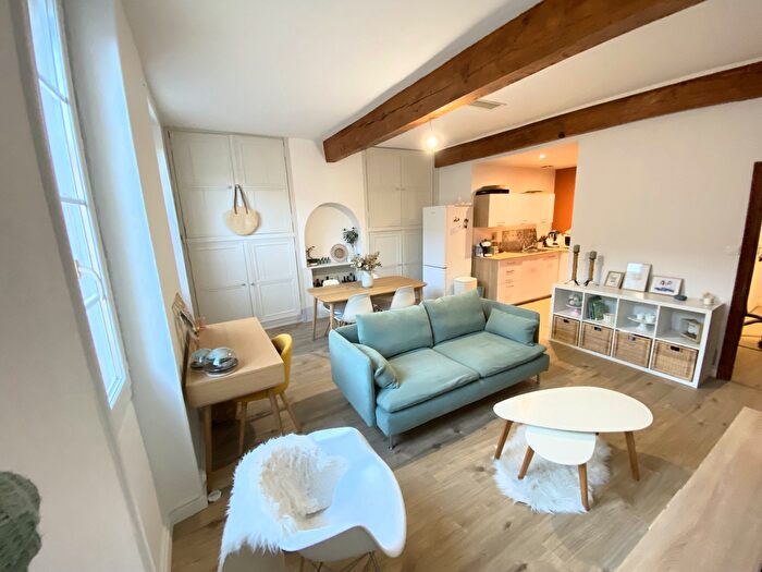 Appartement à louer - LIsle-Jourdain - 4 pièces - 3 chambres