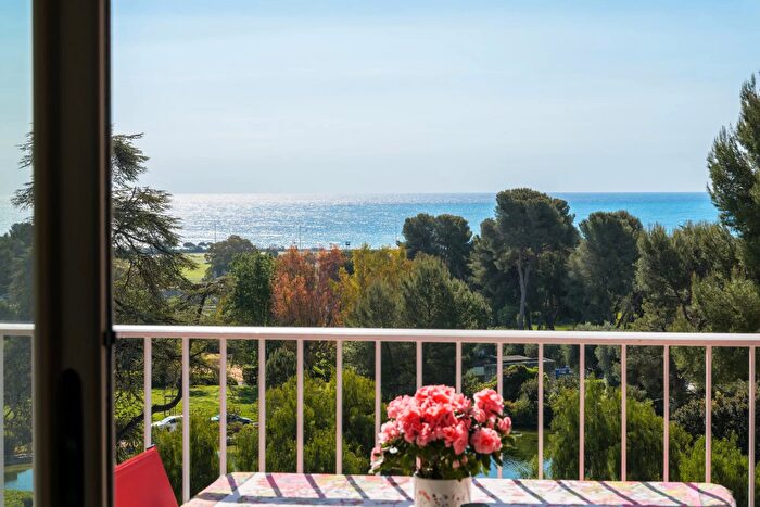 Cagnes-sur-Mer, Saint-Véran, Le Loup : Appartement 3 pièces à vendre