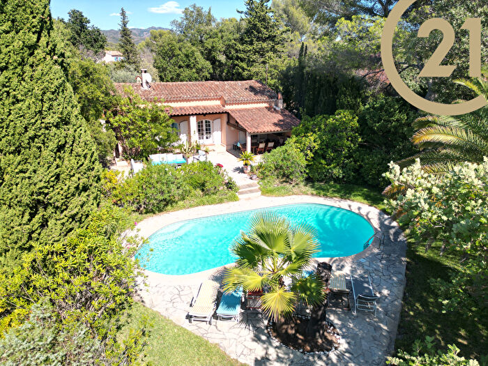 Maison 7 pièces à vendre à Fréjus