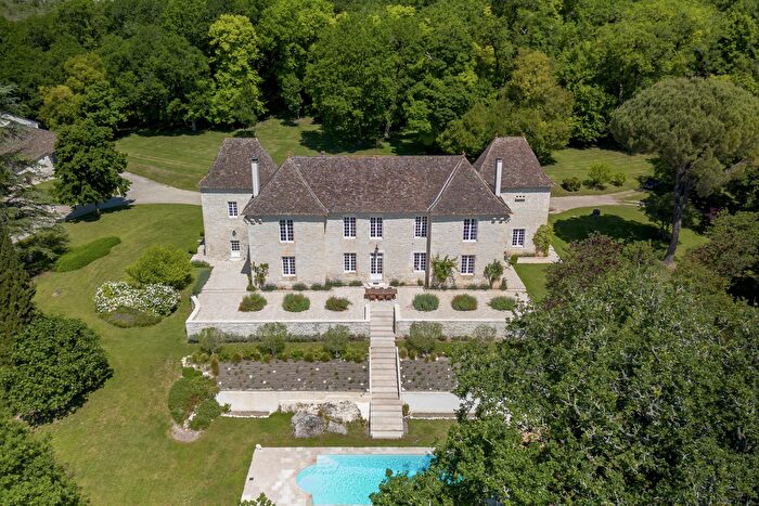 Valprionde - Maison 11 pièces à vendre