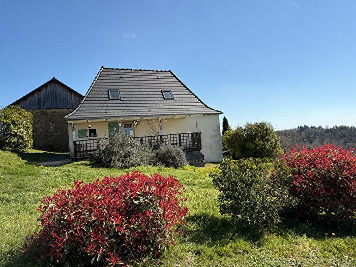 Maison à vendre - Lascaux - 5 pièces - 4 chambres