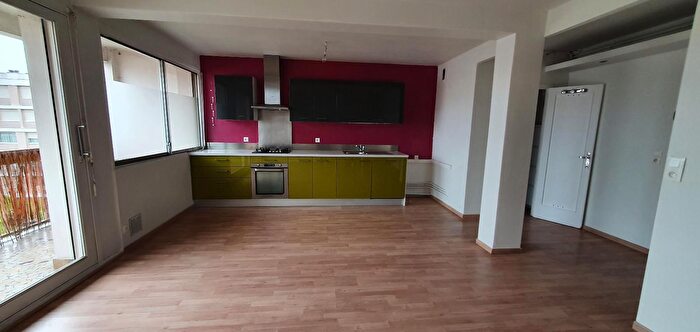 Appartement à louer - Clermont-Ferrand, Vallières, Sallins, Poncillon - 4 pièces - 3 chambres