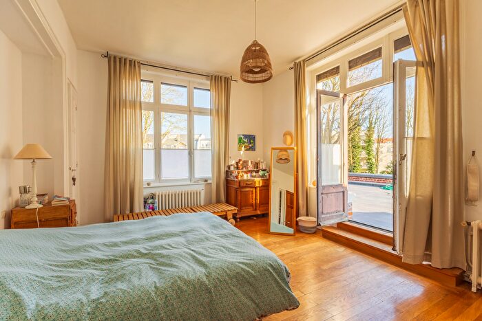 Maison à vendre - Armentières - 13 pièces - 8 chambres