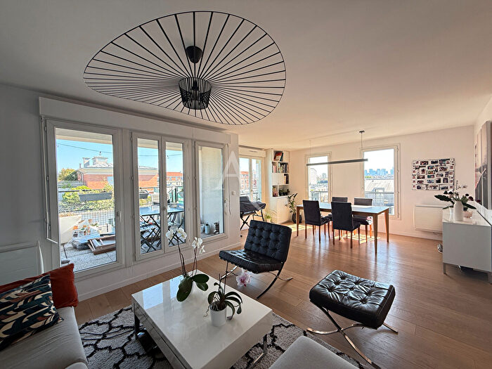 Asnières-sur-Seine, Centre-ville : Appartement 5 pièces à vendre