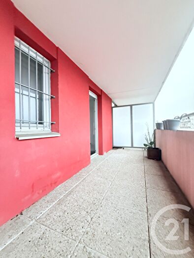 Appartement à vendre - Grigny - 5 pièces - 3 chambres