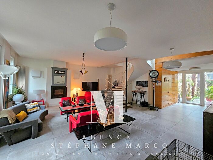 Maison 8 pièces à vendre à Rochefort