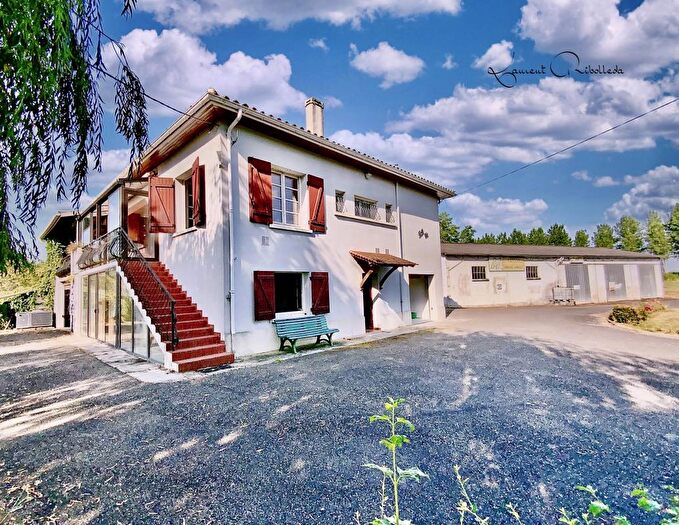 Maison à vendre - Calignac - 6 pièces - 5 chambres