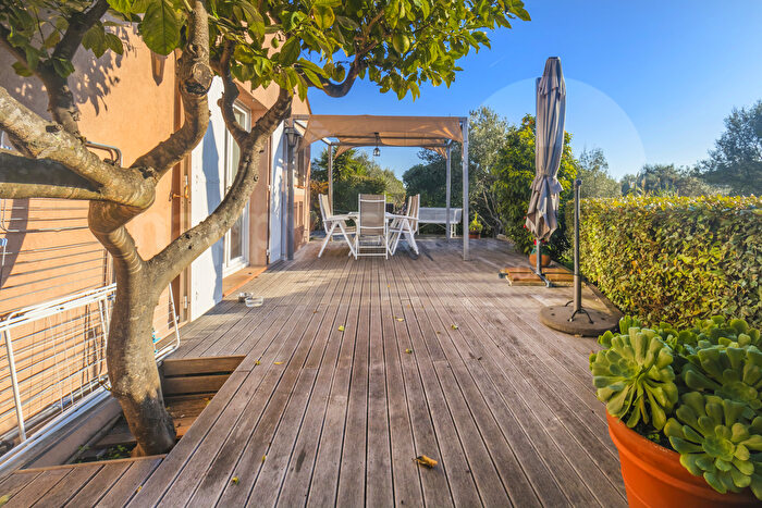 Maison à vendre - Hyères, Pyanet - 5 pièces - 4 chambres