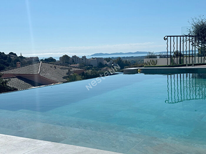 Maison à vendre - Hyères - 7 pièces - 4 chambres