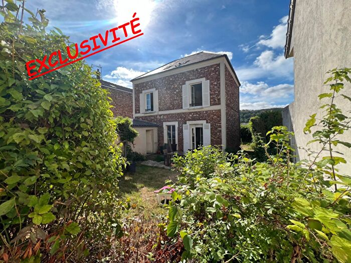 Maison 6 pièces à Saint-Chéron, à vendre