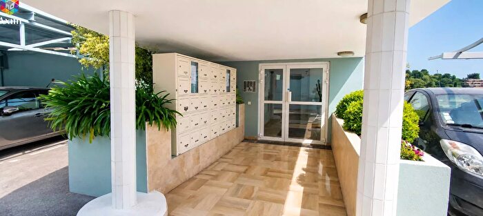 Nice, Madeleine : Appartement 4 pièces à vendre
