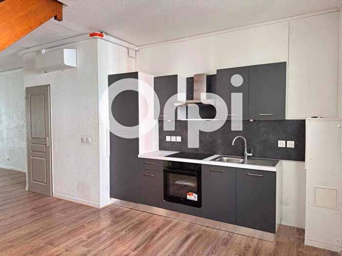 Appartement à louer - La Côte-Saint-André - 3 pièces - 2 chambres