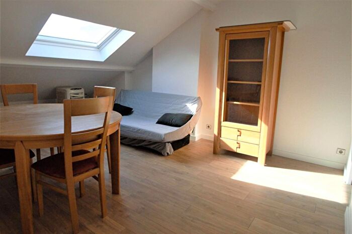 Appartement à louer - Pau, Centre-ville - 2 pièces - 1 chambre