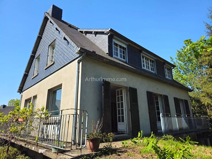 Maison à vendre - Guingamp - 7 pièces - 6 chambres