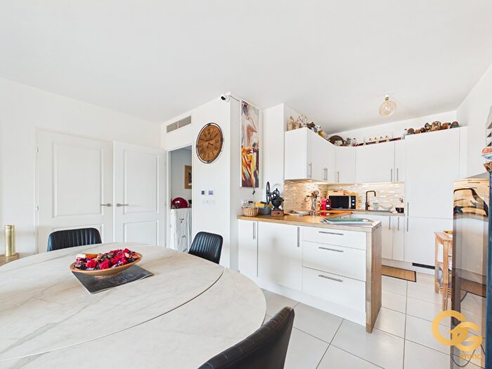 Appartement à vendre - Théoule-sur-Mer - 3 pièces - 2 chambres