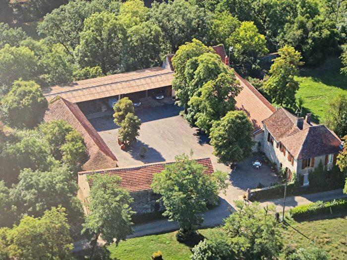 Maison à vendre - Parisot - 12 pièces - 5 chambres