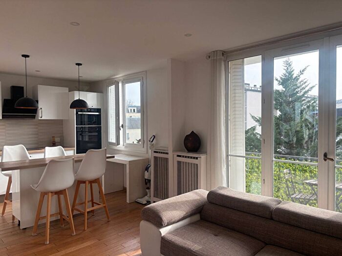 Appartement à louer - Centre Ville-Sarments, Châtillon - 3 pièces - 2 chambres