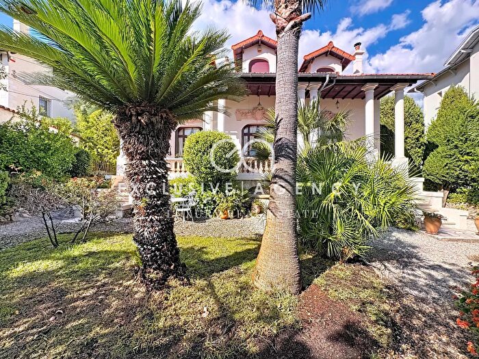 Maison à vendre - Cannes, Carnot - 11 pièces - 4 chambres